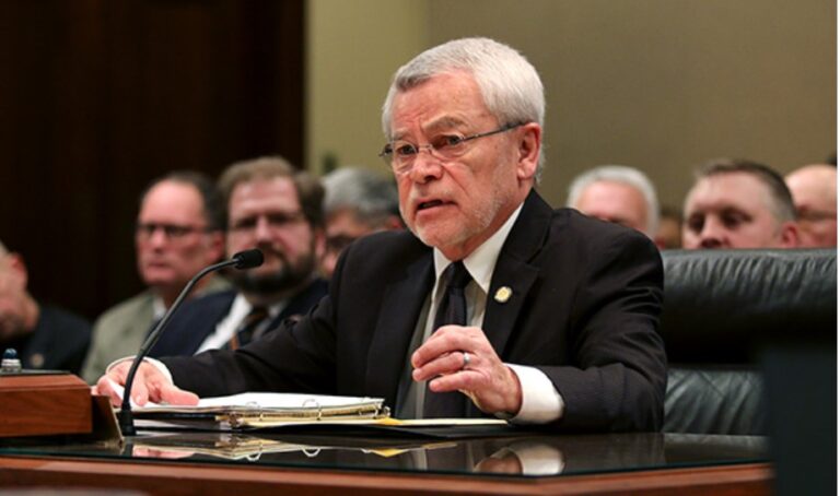 Reluctant Habits - a cultural forum in ever-shifting standing